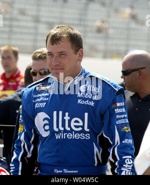 Ryan Newman during qualifying for the NASCAR Sprint Cup Series Fed-Ex ...