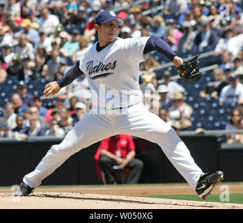 New York Mets pitcher Clay Holmes (35) throws during the second inning ...