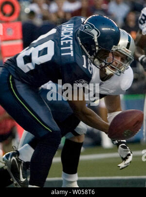 Oakland Raiders linebacker Ricky Brown (57) streches his keg during a ...