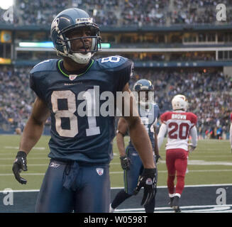 After catching a pass from quarterback Roman Gabriel, Les Josephson (34 ...