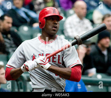 Los Angeles Angels' Gary Matthews Jr. rounds the bases after hitting ...