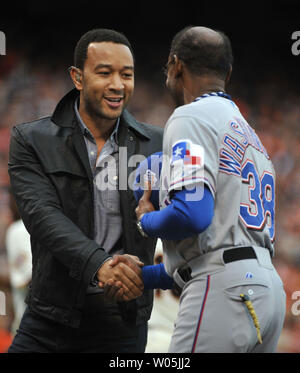 Texas Rangers manager Ron Washington (38) during an MLB baseball game ...