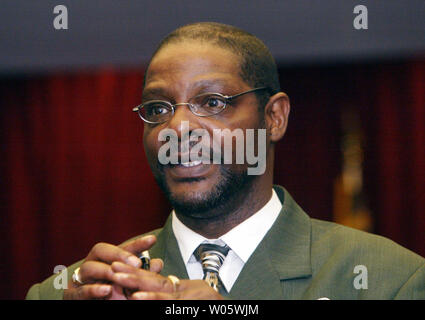 Joe Amrine, (L), who spent 16 years on Missouri's death row before ...
