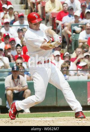 St. Louis Cardinals Scott Rolen wife Niki and daughter Raine Tyler ...