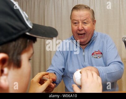 Former NBC golf announcer Jay Randolph (L) has a laugh with the newest ...