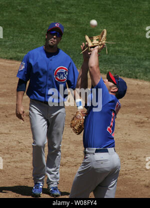 San Francisco Giants' Mike Matheny catches the ball before tagging out ...
