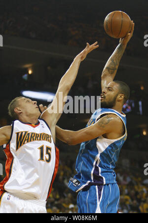 The New Orleans Hornets' Tyson Chandler (6) puts up a shot against ...