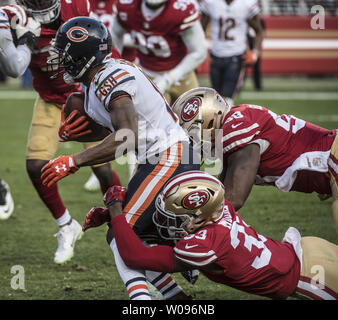 Chicago Bears wide receiver Taylor Gabriel (18) runs against the ...