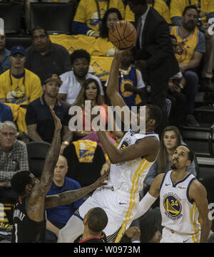 Houston Rockets forward Kevin Durant (7) and Denver Nuggets guard Tim ...