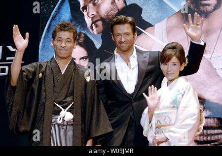(L-R) Japanese talent Naomi Kawashima, actor Hugh Jackman Japanese ...