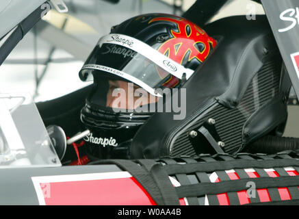 Jamie McMurray during practice for the NASCAR O'Reilly Auto Parts 500 ...