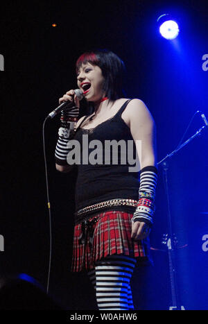 15 year old singer Shiloh performs as the opening act at Virgin Mobile ...