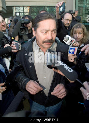 Fighting extradition on a 30-year-old murder charge one time American ...
