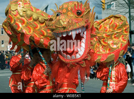 Dragon Float in Chinese New Year Parade Stock Photo: 16048629 - Alamy