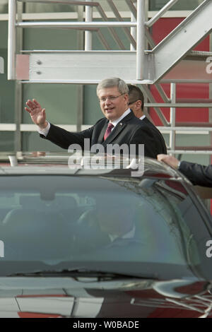 Prime Minister Stephen Harper departs Ottawa on Friday, May 1, 2015 ...