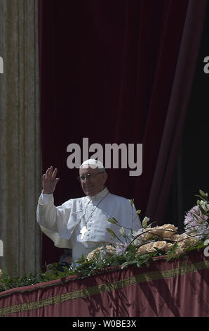 Pope Francis celebrating Easter Mass at St. Peter's Basilica in The ...