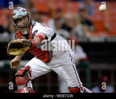 Atlanta Braves Jeff Francoeur, right, celebrates a 5-4 win over the ...
