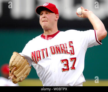 Washington Nationals pitcher Mike Bacsik throws against the San ...