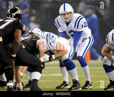 Indianapolis Colts' Jim Sorgi (12) hands off to Edgerrin James against ...