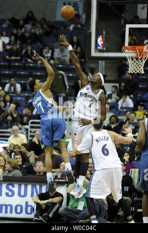 Minnesota Timberwolves guard Ramon Sessions (7) reaches in on New ...
