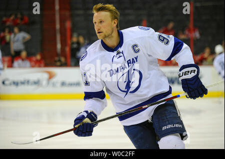 Tampa Bay Lightning center Steven Stamkos (91) before an NHL hockey ...