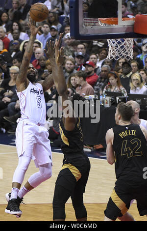 Toronto Raptors forward OG Anunoby plays during the first half of an ...