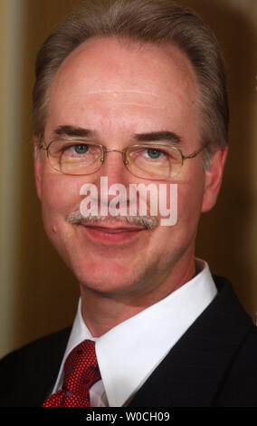 Speaker of the House Dennis Hastert, R-IL, swears in Vice President ...