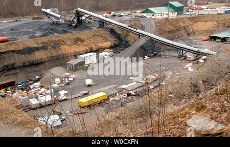 The Sago Coal Mine remains quiet three days after an explosion trapped ...