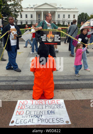 Protestors demonstrate again Bush administration policies on terrorism ...