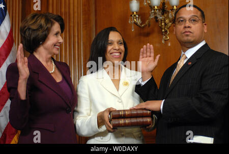 Rep. Keith Ellison, D-Minn., participates in a mock swearing-in ...