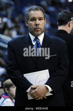 Washington Wizards interim head coach Brian Keefe in the first half of ...