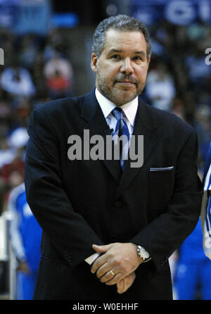 Washington Wizards interim head coach Brian Keefe in the first half of ...