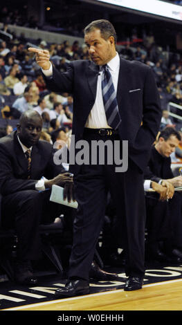 Washington Wizards interim head coach Brian Keefe in action during the ...