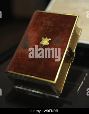 Lincoln swearing in Stock Photo - Alamy