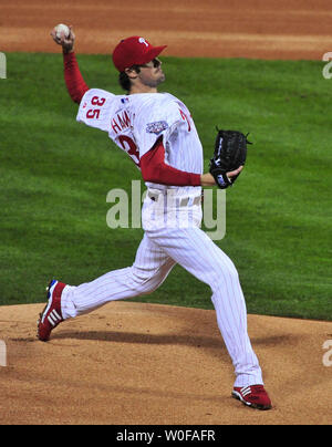 Philadelphia Phillies Cole Hamels pitches against the Los Angeles ...