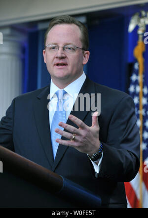 Press Secretary Robert Gibbs holds his daily briefing in the Press ...