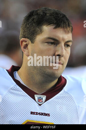 Washington Redskins quarterback Rex Grossman (8) jumps to receive the ...
