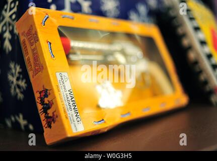 toy product safety label in Japanese for kids three years old or above ...