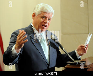 Rep. John Larson, D-CT, discusses the debit limit crises on Capitol ...