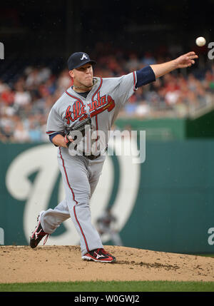 Atlanta Braves' Paul Maholm pitches against the Miami Marlins in the ...