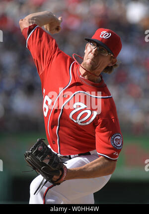 Washington Nationals relief pitcher Tyler Clippard throws during a ...
