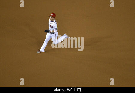 Philadelphia Phillies' Bryce Harper runs to first base during the sixth ...