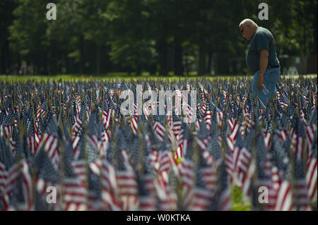 WASHINGTON, DC - MAY 29: A view of the Reflecting Pool under renovation ...