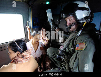 A Light Helicopter Anti-Submarine Squadron 32 (HSL-32) SH-2 Seasprite ...