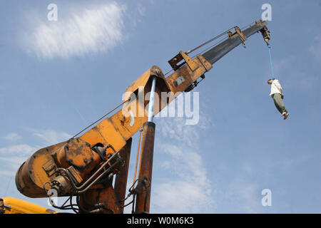 Iranian serial child killer Mohammad Bijeh is publicly hanged in ...