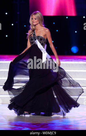 Miss Michigan USA, Channing Pierce in attendance for 2011 Miss USA ...