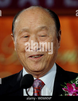 Reverend Moon Sun Myung (L), founder of the Unification Church, and his ...
