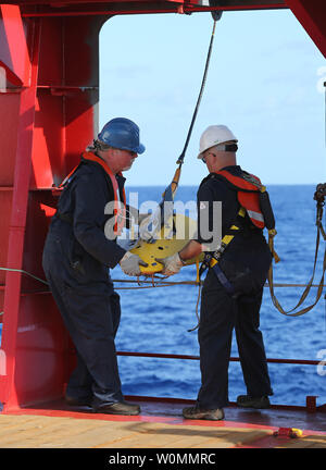Navy Towed Pinger Locator Stock Photo - Alamy