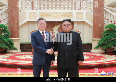 September 19, 2018 - Pyongyang, North Korea - North Koreans go about ...