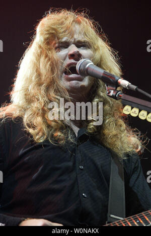 Dave Mustain of Megadeth performs in concert, at the Sound Advice ...